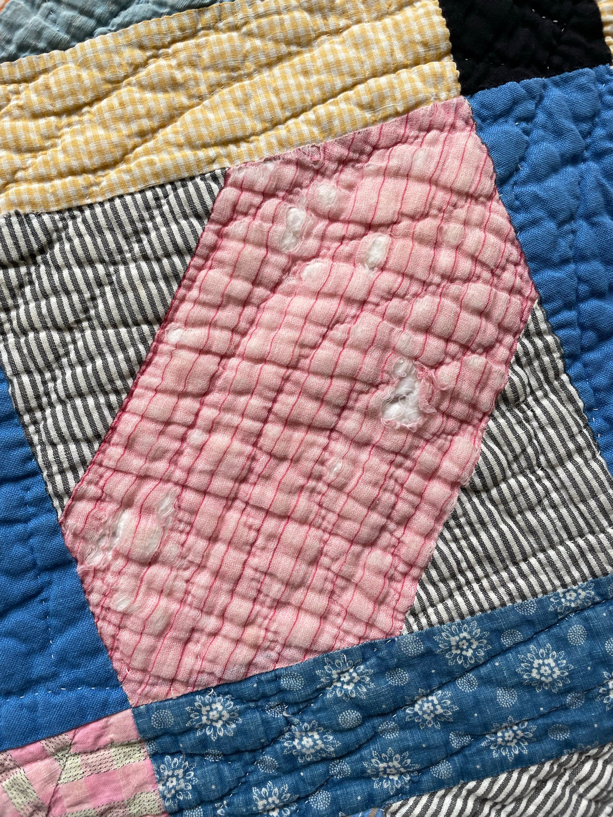 Roman Stripes Vintage Quilt – DEAR GOLDEN