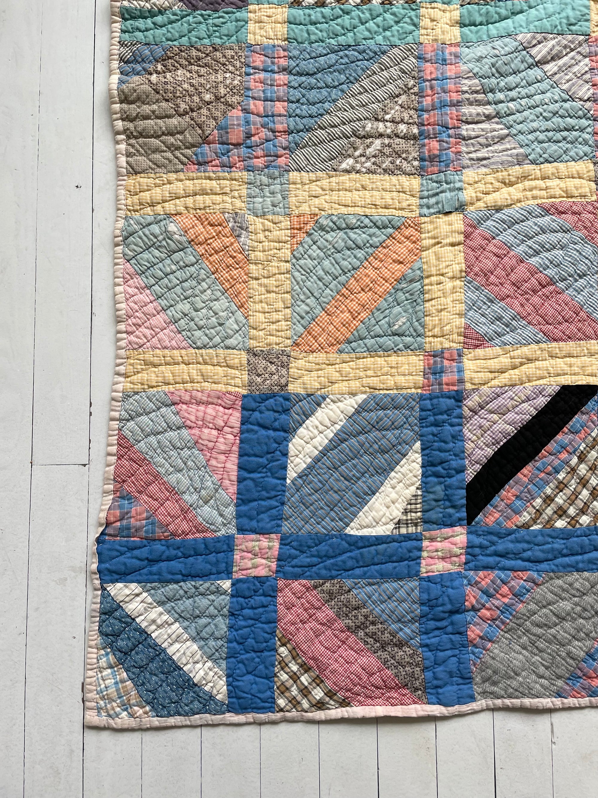Roman Stripes Vintage Quilt – DEAR GOLDEN